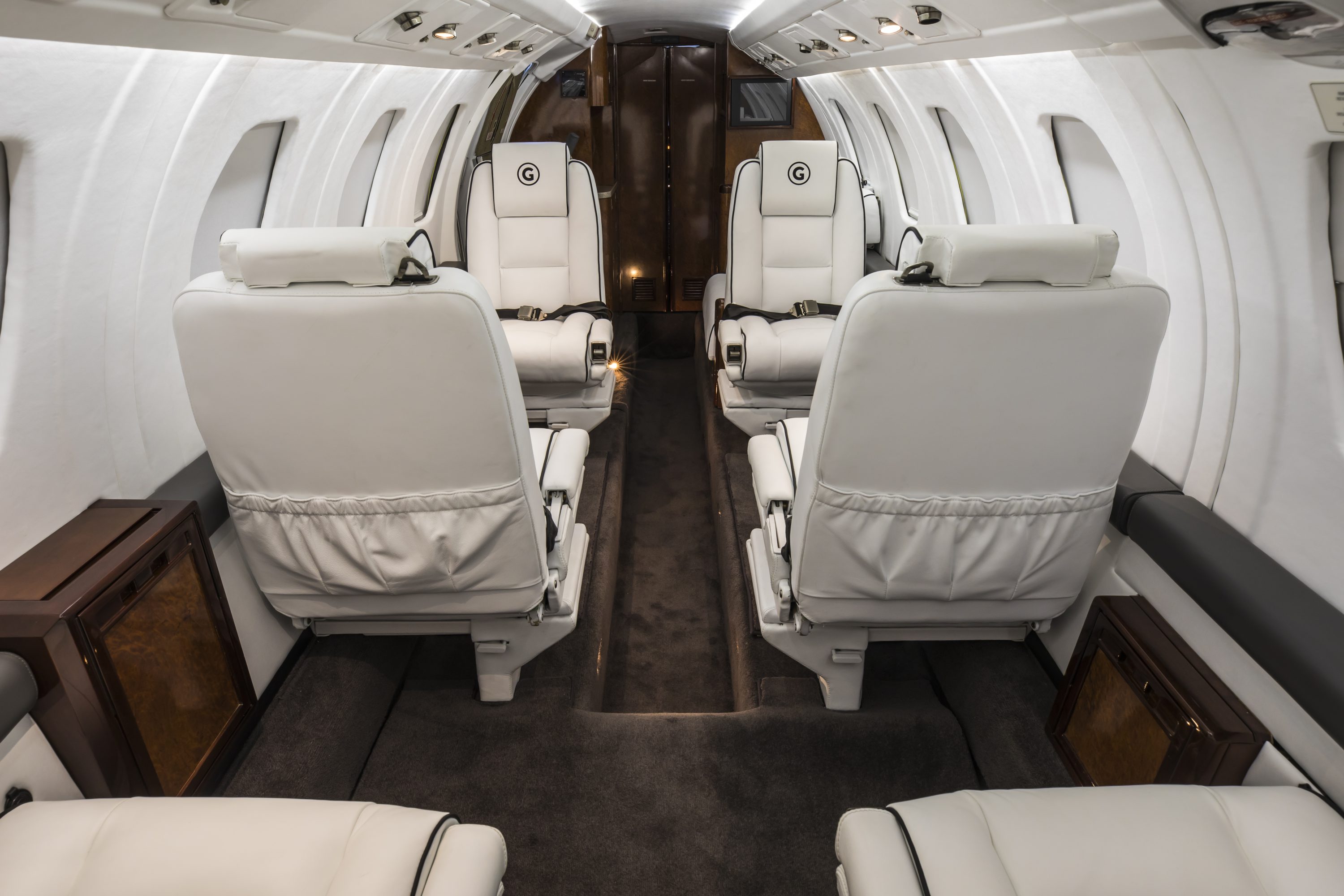 Cessna Citation 650 (VH-XLK) | Contemporary Hotels